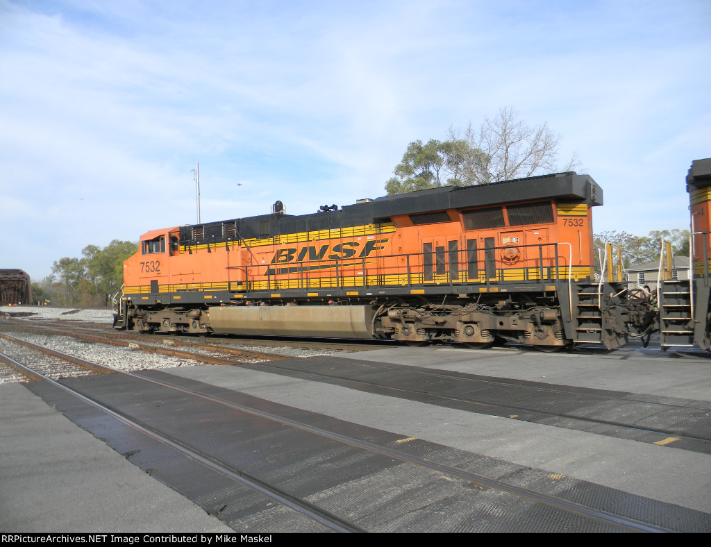 BNSF 7532